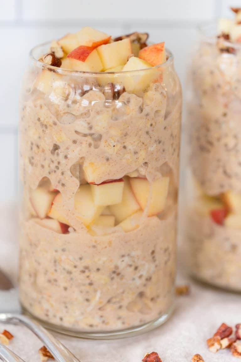 Cinnamon Apple Overnight Oats | greens & chocolate